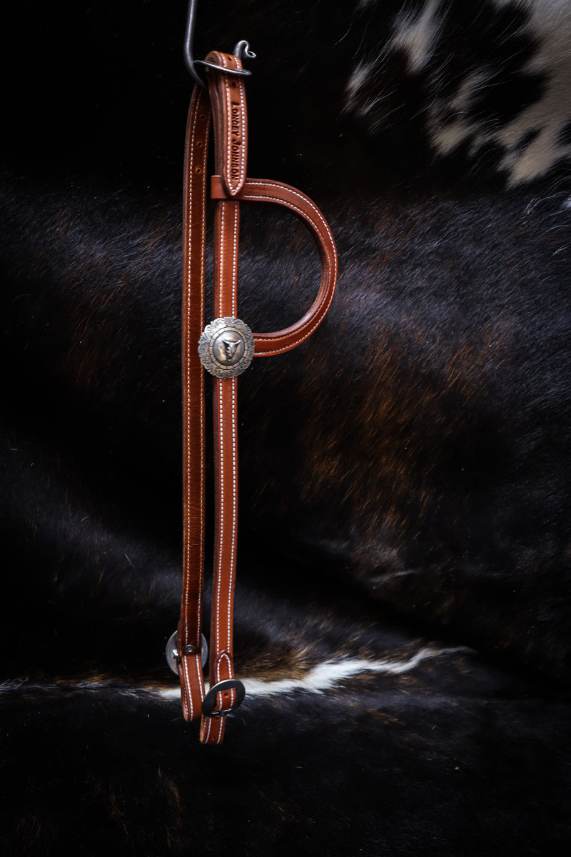 Loop Ear Bridle with Hand Made Silver Concho – Loncey Johnson Saddles